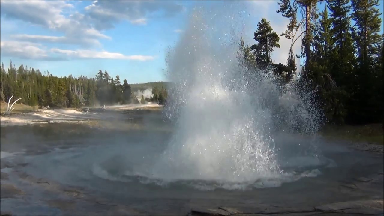 Spa Geyser (HD) - YouTube