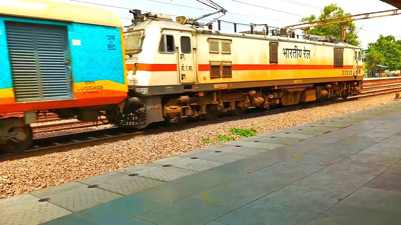 12646 Millennium SF Express !! Hazrat Nizamuddin to Ernakulam Junction ...