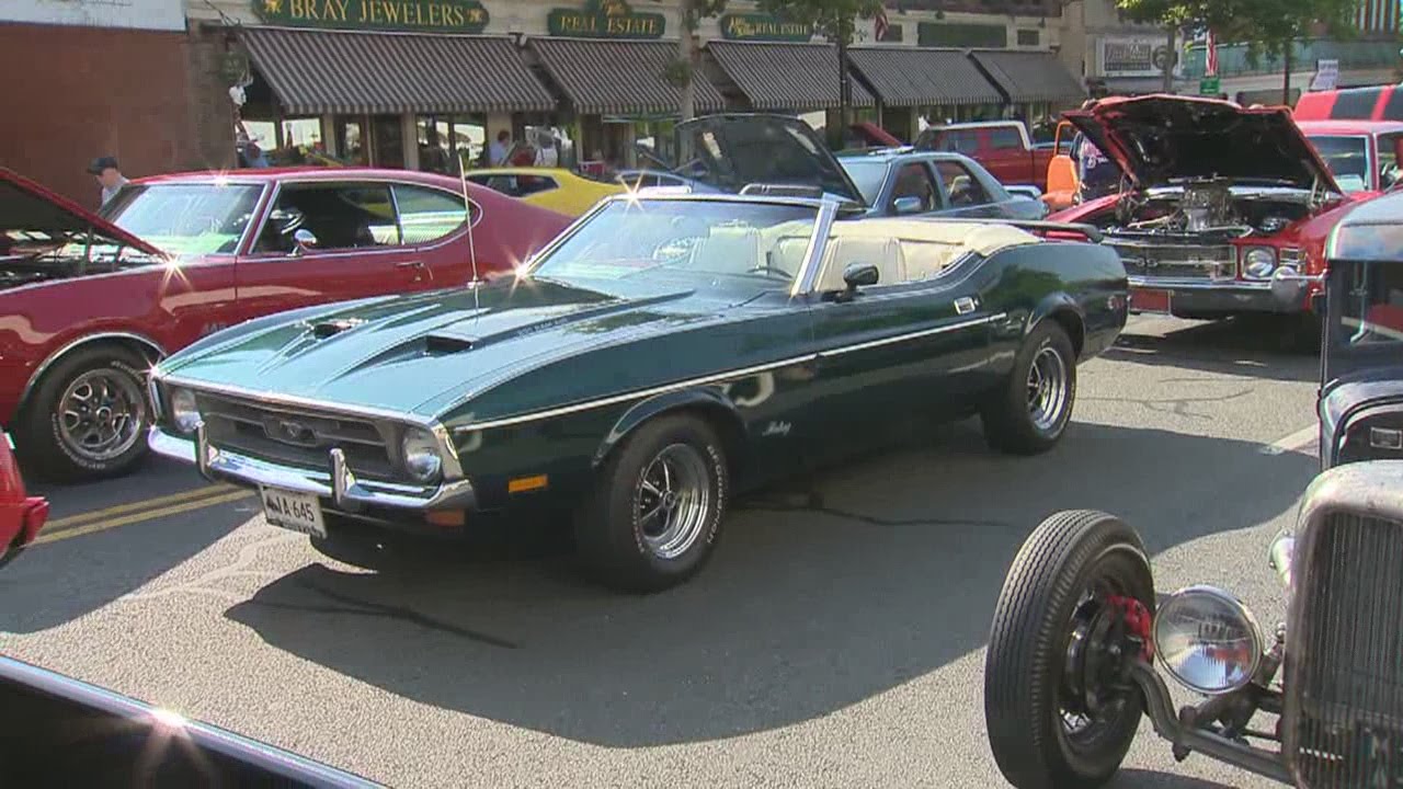 "Cruisin' Down Main Street" event brings out thousands - YouTube