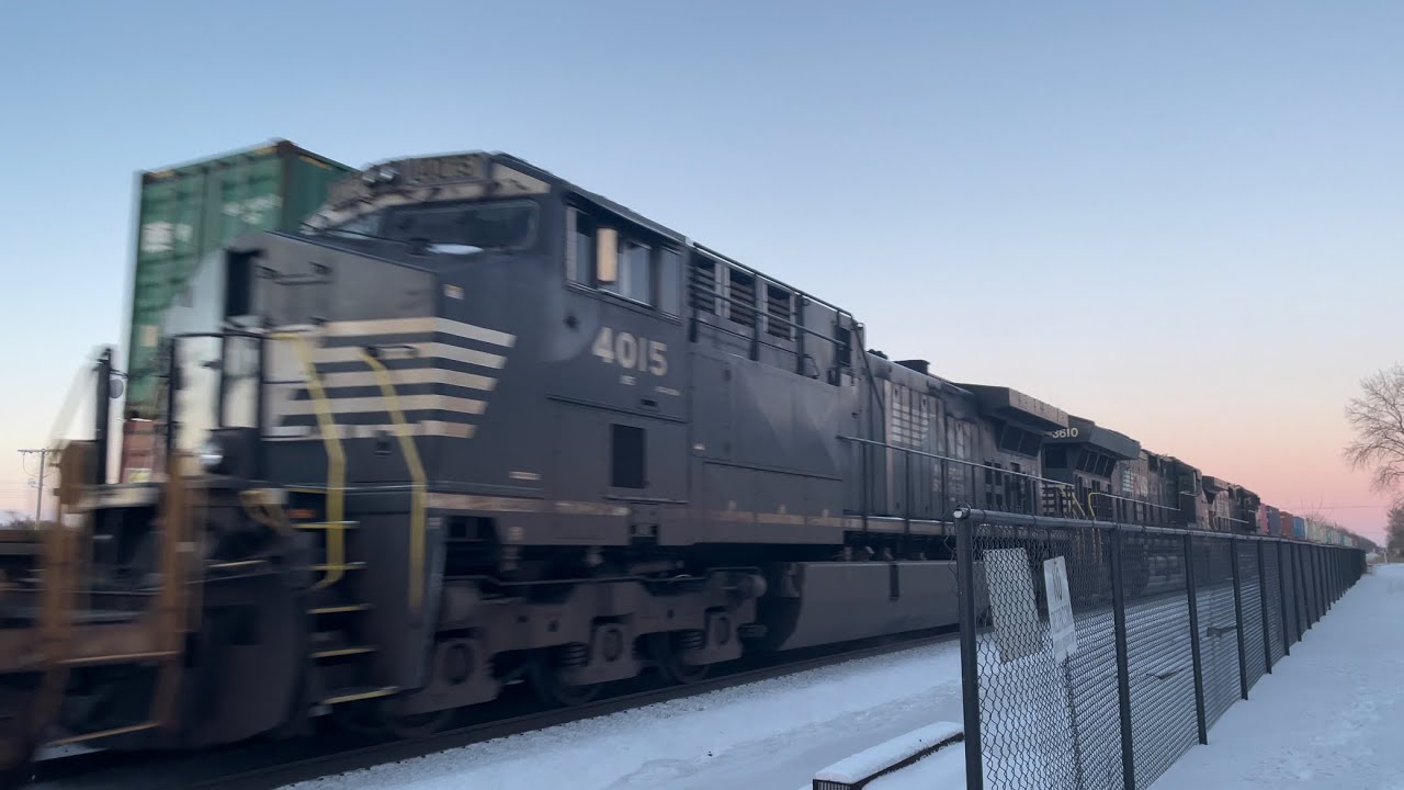 NS 257 meets NS intermodal in La Porte - YouTube
