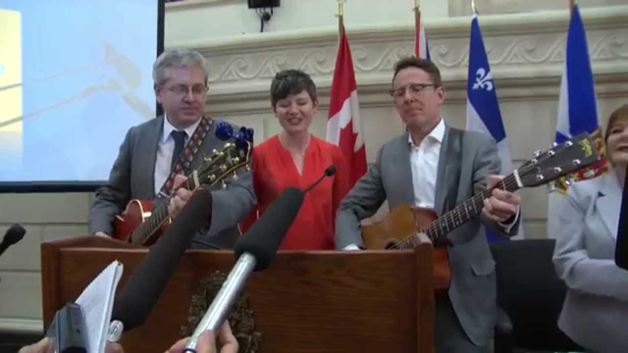 Ottawa NDP MPs sing, celebrate for Alberta - YouTube