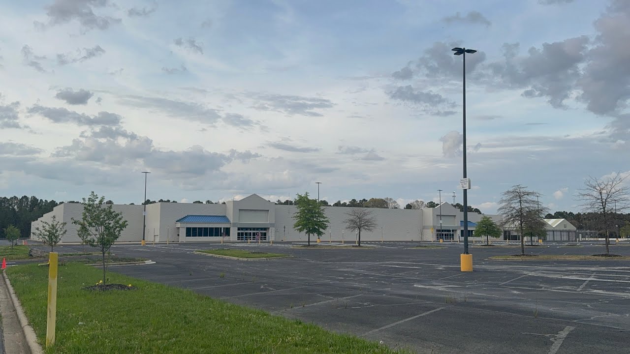 Closed/Abandoned Walmart in Wadesboro, NC (Filmed 29th March 2025 ...