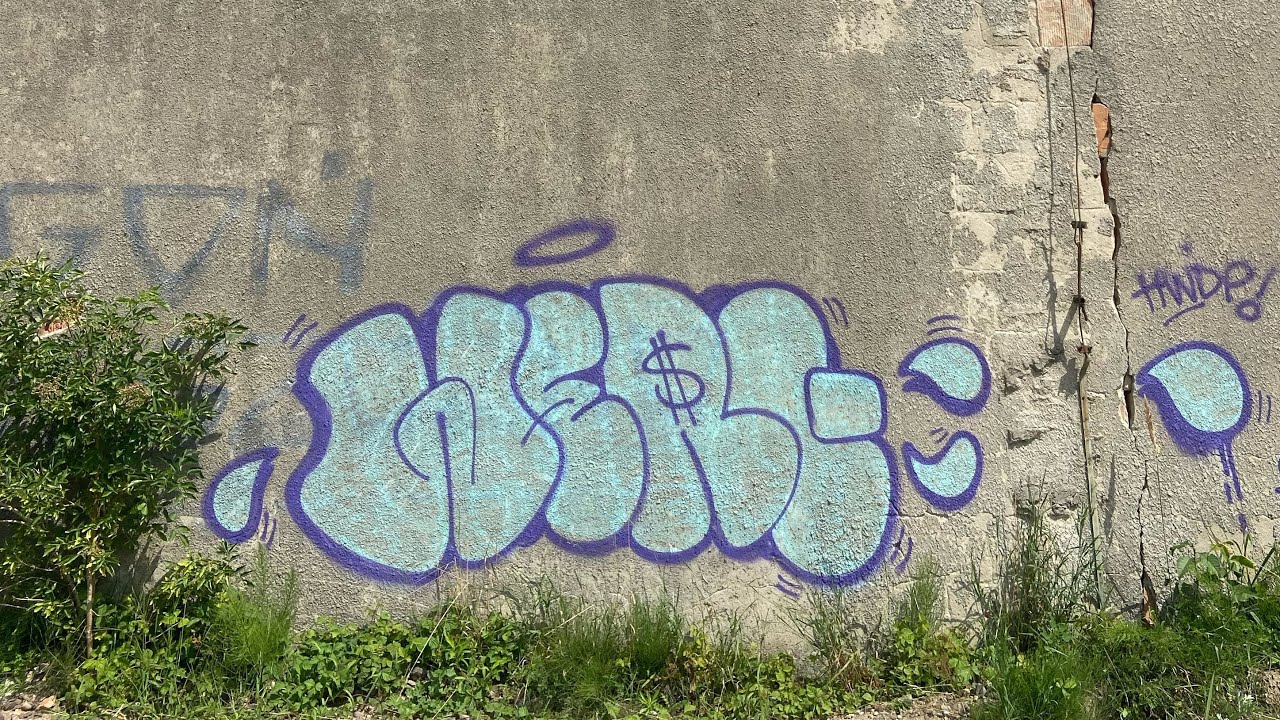 Graffiti bombing#16 Summer graffiti with homies and Tagging! - YouTube
