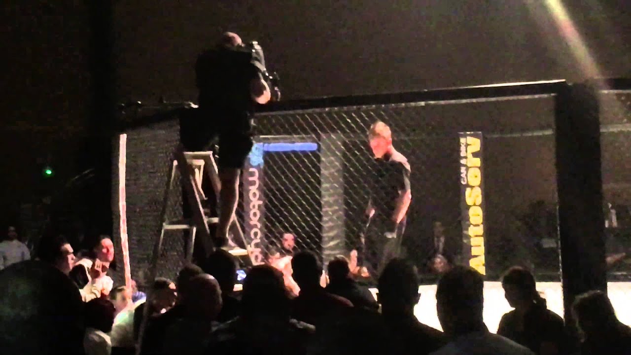 James the bulldog Bawden wins his pro mma fight!!! - YouTube