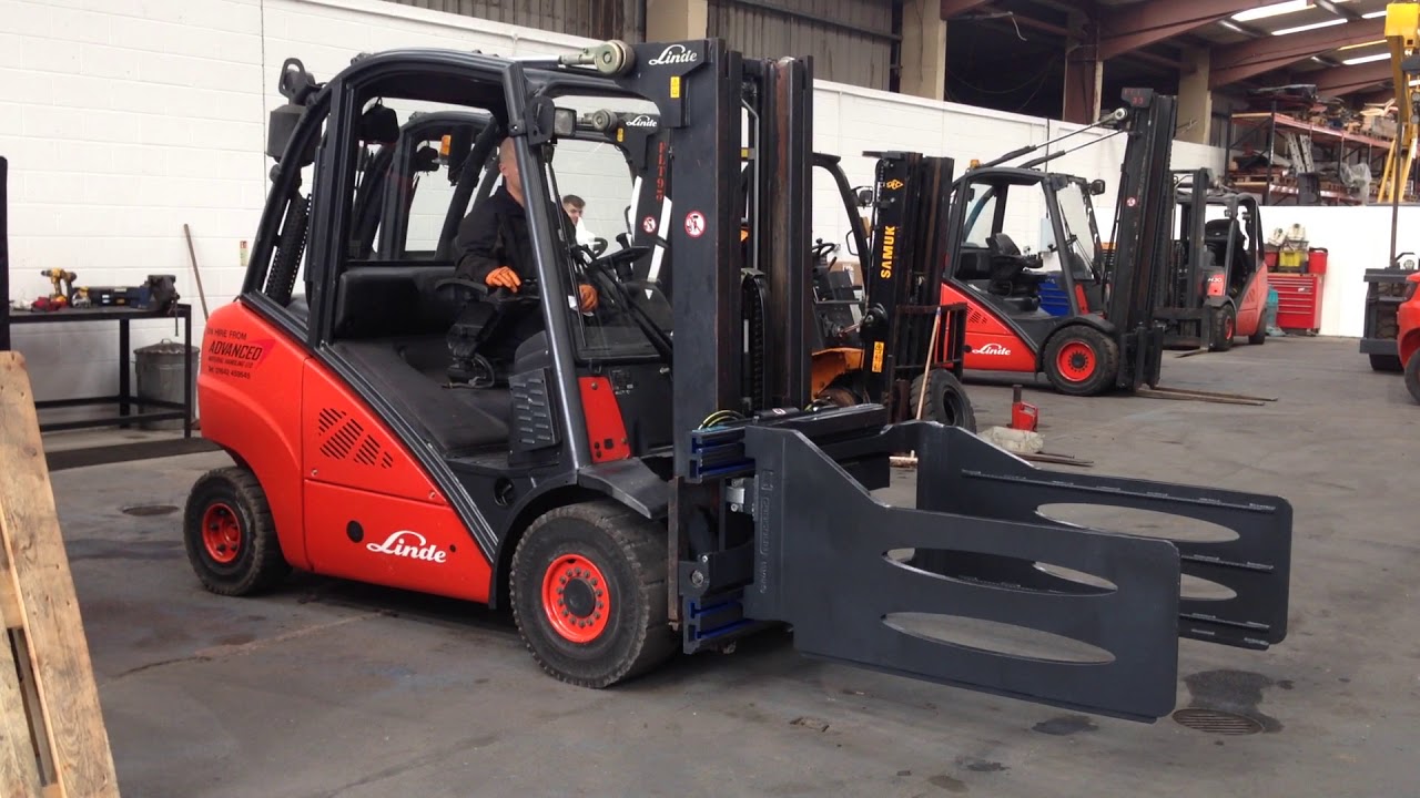 Linde H35D c/w recycling bale clamp FLT78 - YouTube