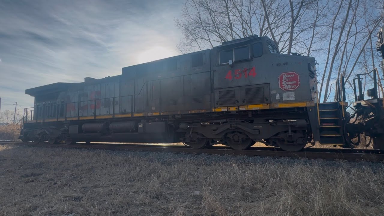KCSM 4514 Grey Ghost AC4400CW Idles in Linden, NJ with NS Dash 9 1/28/25 - YouTube