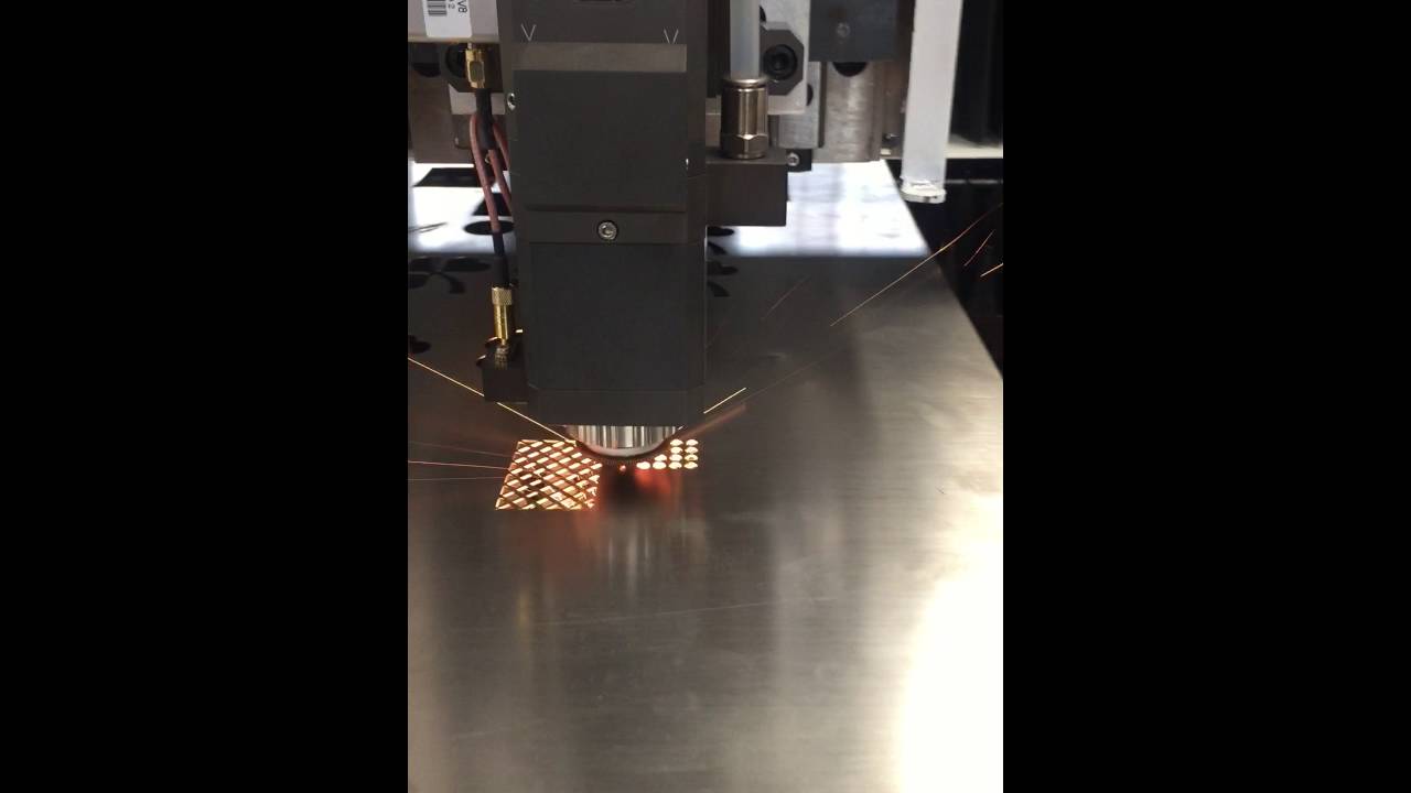 Découpe LASER LAZARUS FIBRA 500W - YouTube
