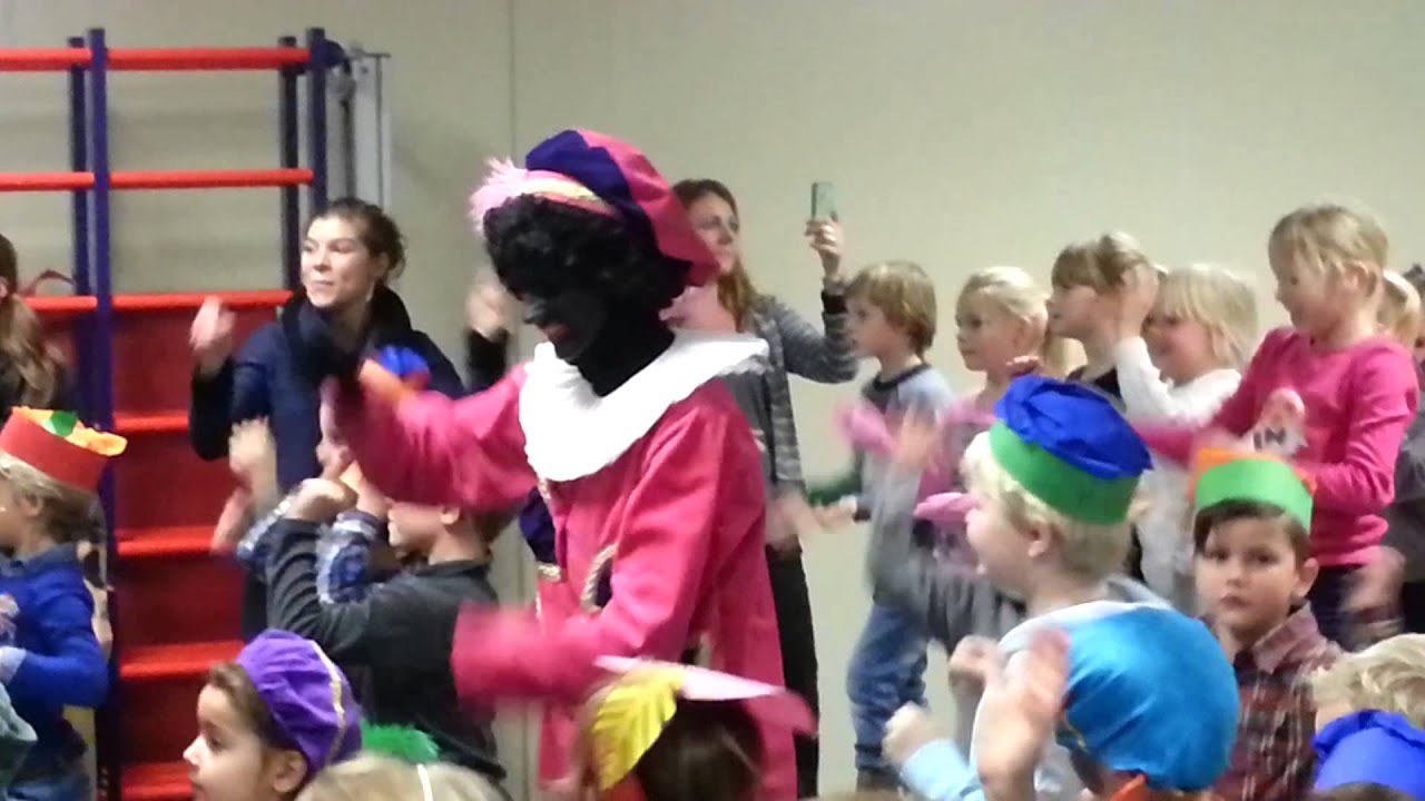 Pietendans op basisschool De Klinker - YouTube