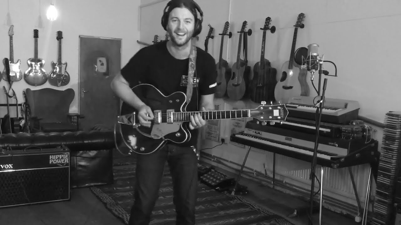 Keith Harkin Breathes New Life into a 25-Year-Old Classic at Billy Ray ...