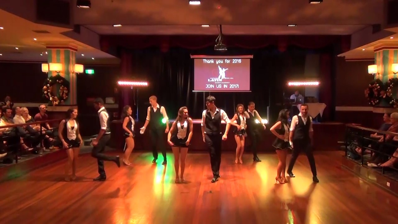 Intermediate Salsa at the 2016 Latin Motion Concert - YouTube