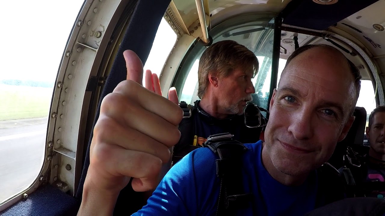 Skydive Tennessee Dave Killean - YouTube