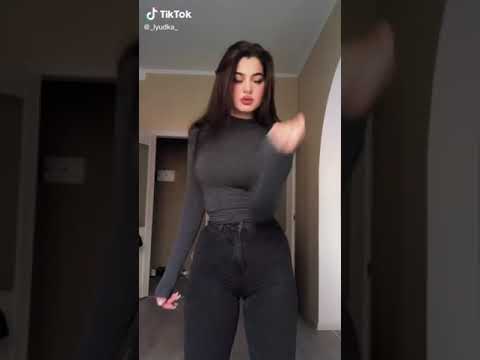 sarışın liseli Turk kızı twerk Show yapıyor(5)