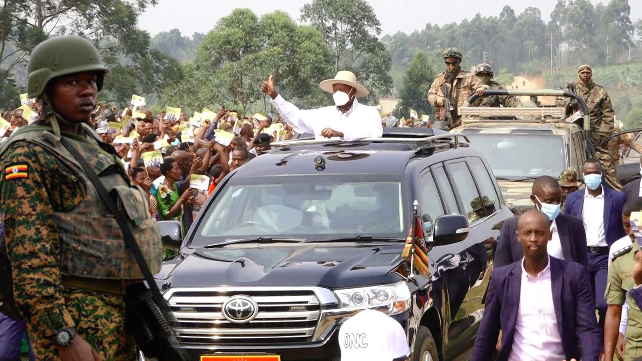 President Museveni's Bodyguards surprised Mitooma district residents ...