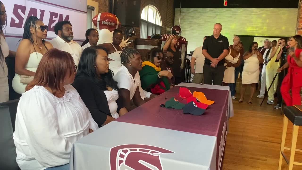 Chris Cole Commitment Announcement - YouTube