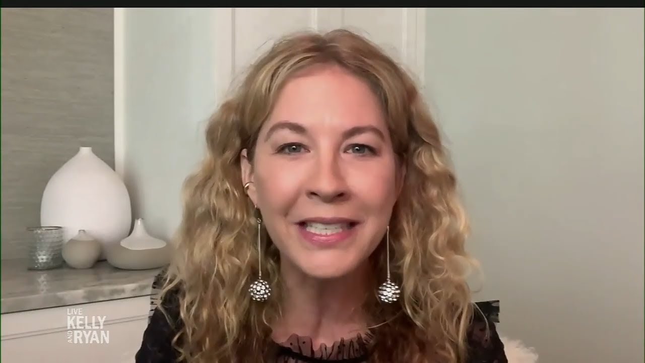 Jenna Elfman Used to Swing Dance With Jon Favreau - YouTube