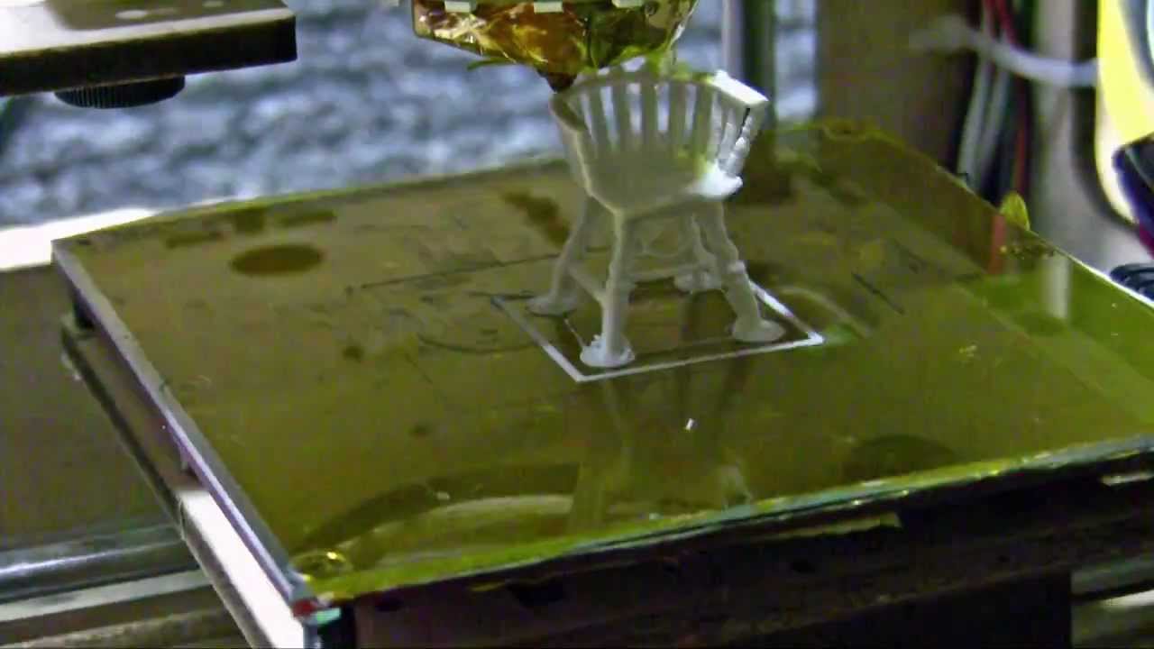 Makerbot Thingomatic Thing-O-Matic 3D Printer w Mk8 Extruder printing ...