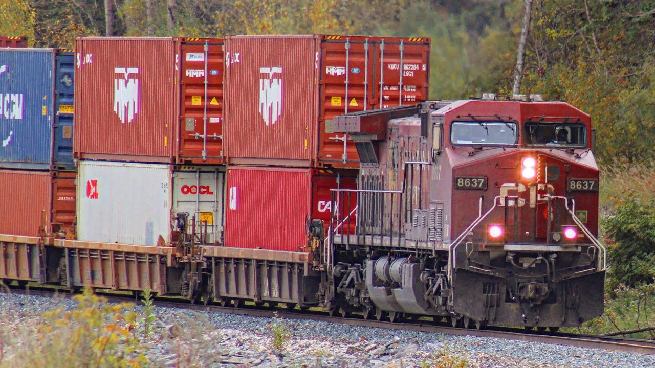 CP Stack train with K5LA Horn show westbound near Edworthy Park on the Laggan subdivision. - YouTube