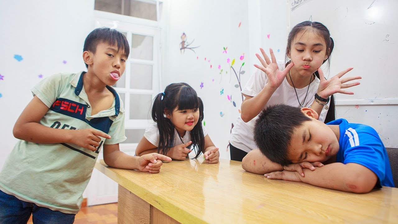 Kids Go To School | Chuns Learn Math And Doze During School Hours - YouTube