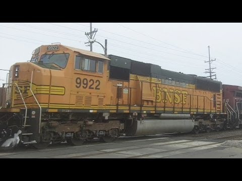 BNSF 5429 w/ SD70MAC & CP Power, Sandwich, IL - YouTube