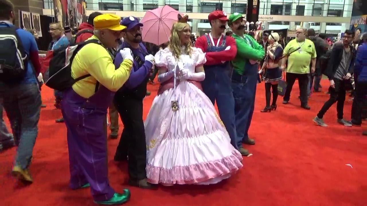 COSPLAY AT C2E2 Chicago Comic and Entertainment Expo : Heroes, Villains ...
