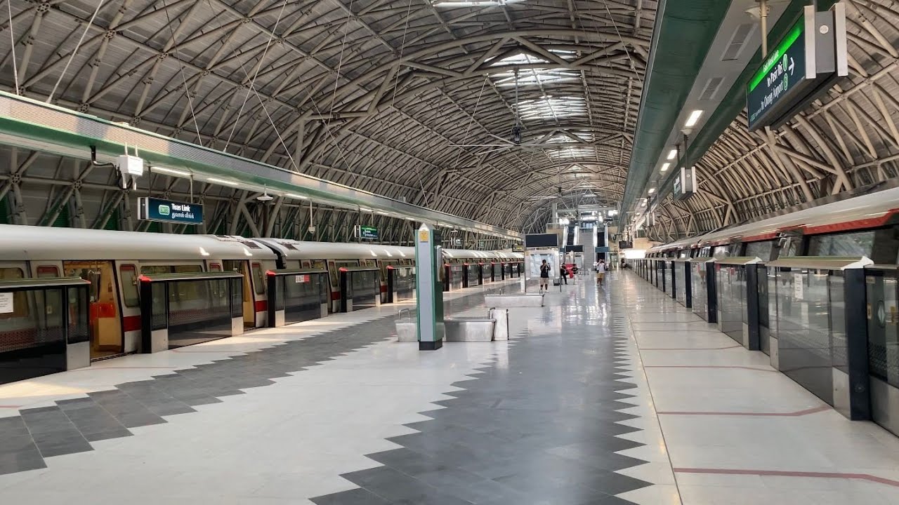 [SMRT] [R151 and SIE Meetup] Alstom Movia R151 [823/824] - Arriving at ...