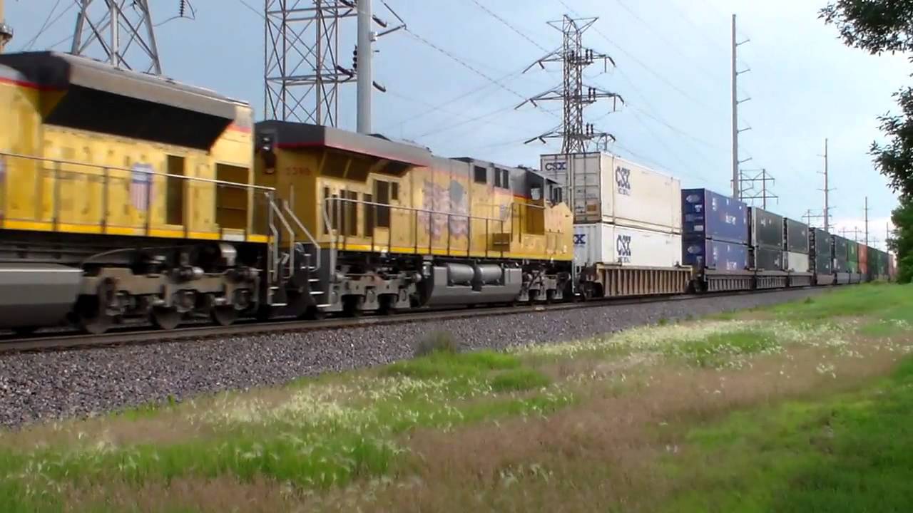 UP 8794 East - YouTube