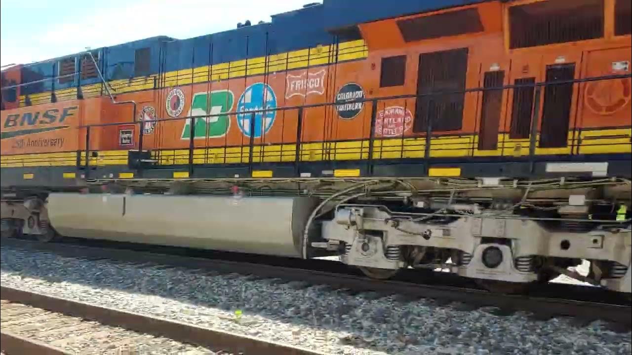 La Plata Rail Days 2024 - eastbound Q train with a BNSF 20th anniversary "sticker unit" - YouTube