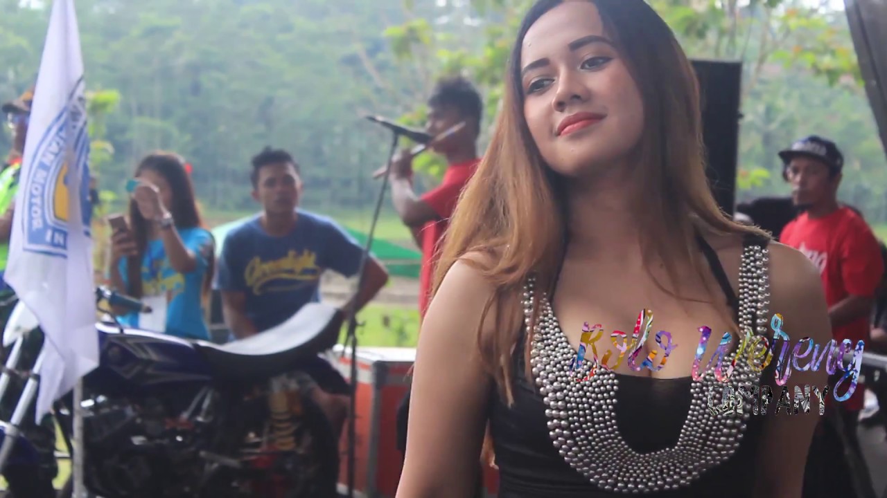 UUT SELLY - NGUBER WELASE - 5 TH ANNIVERSARY CROWN - CANDI ROTO ...