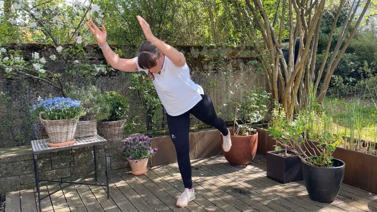 #5 Workout mit Lena Häcki-Gross: «Rücken & Rumpf» - YouTube