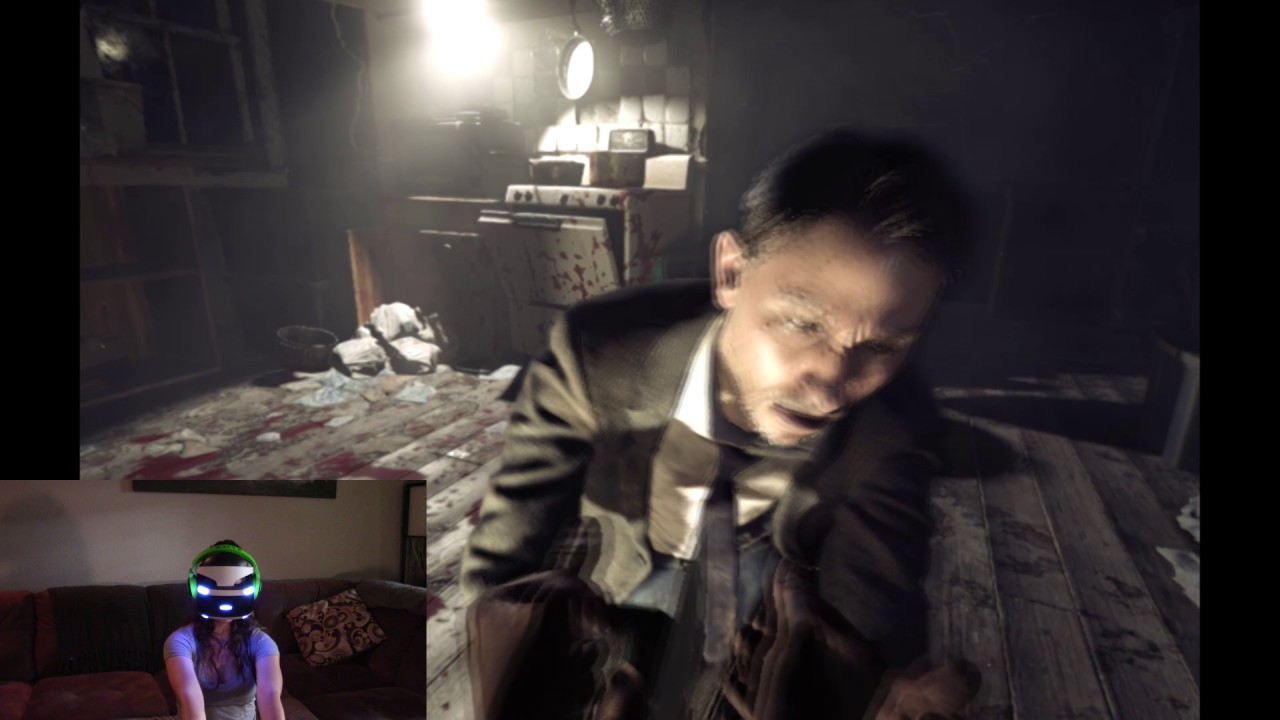 My Sister's VR RE7 Kitchen Reaction - YouTube