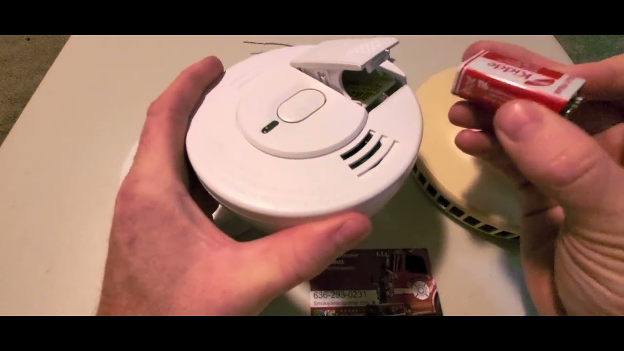 Smoke Detector Pro LLC Battery replacement - YouTube