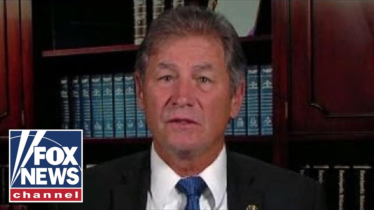 Former FBI agent: Why haven't Strzok and Page been fired? - YouTube