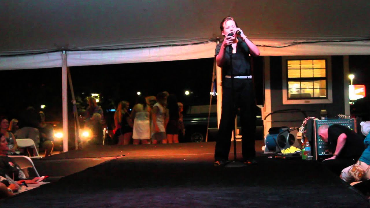 Lain Crew sings 'Mean Woman Blues' Elvis Week 2014 - YouTube
