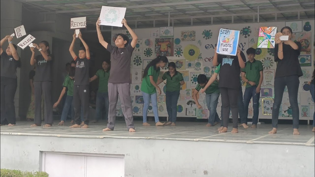 Earth Day celebration at school | Earth Day per bacchon ko performance ...