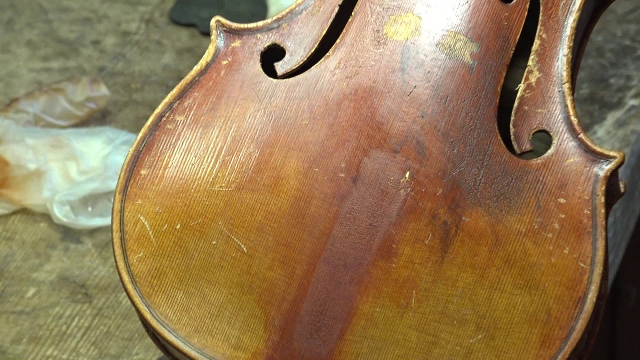 Violin maker Peter Westerlund Part 76. A set back stripping the varnish ...