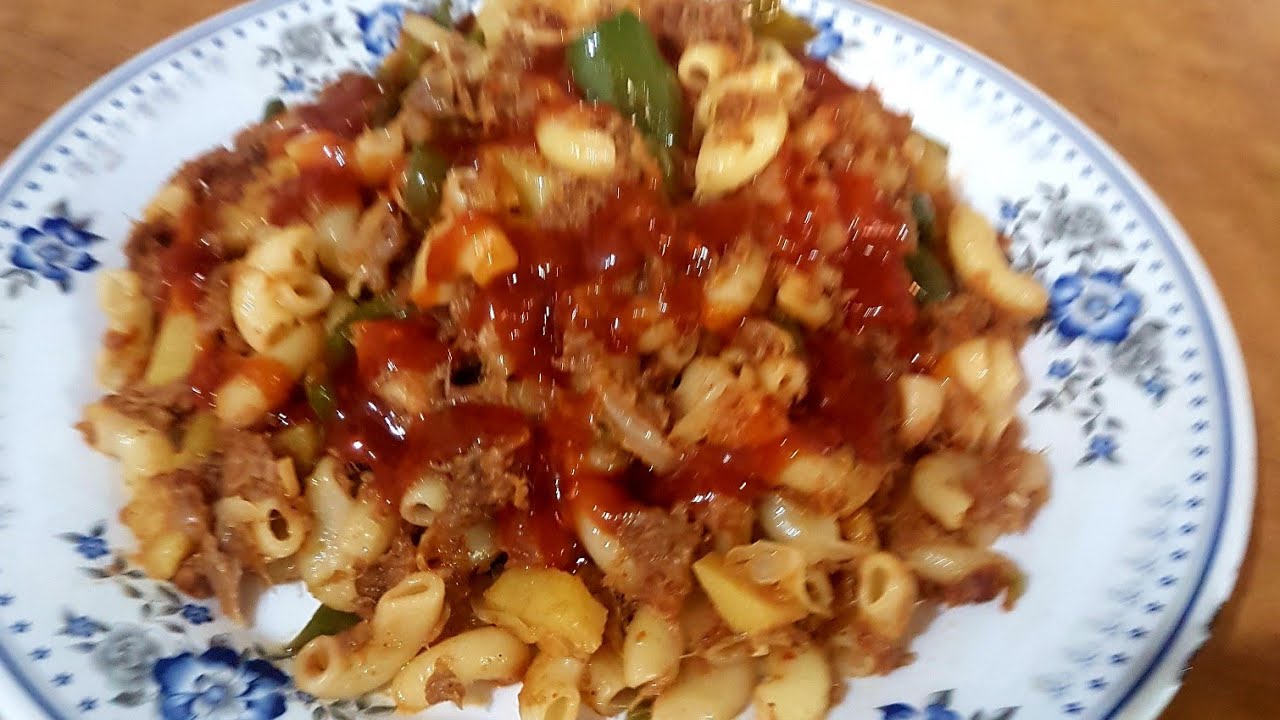 How to make keema macaroni by Pakistani delicious recipe and vlog # ...