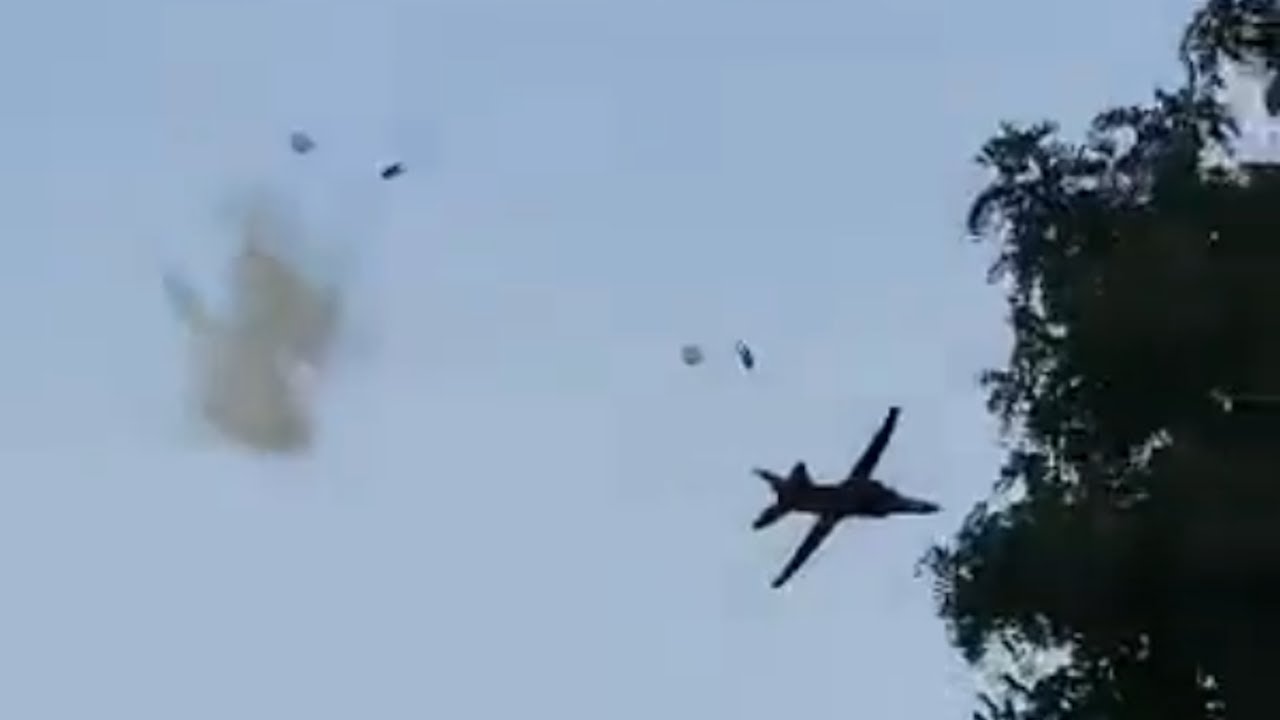 2 Crew Eject MiG-23 aircraft crashes Michigan Airshow 13 Aug 2023 - YouTube