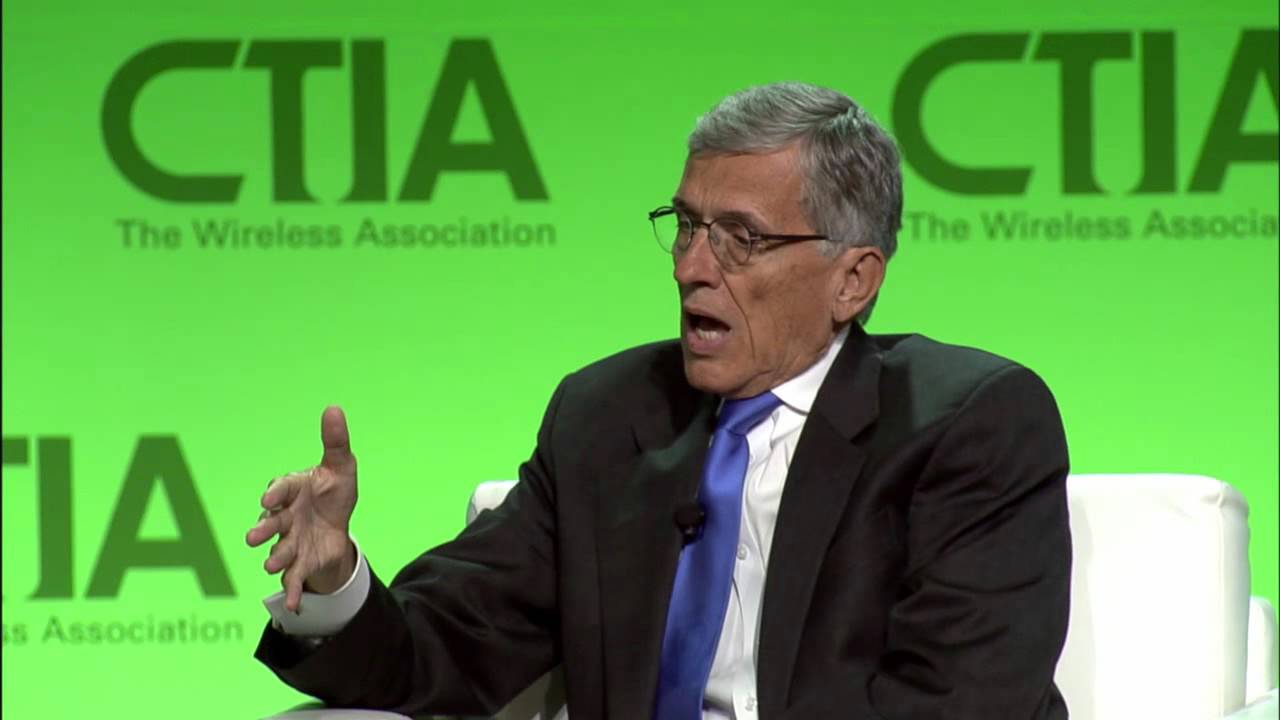 Keynote: FCC Wheeler: Broadcasters Will Show up to Incentive Auction - YouTube