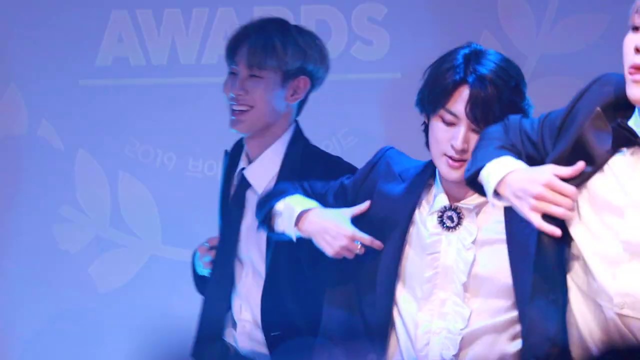 191213 VAV(브이에이브이) - Spotlight(光) 로우 직캠 LOU Fancam @ 2019 VAV AWARDS ...
