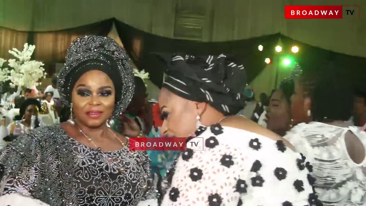 Ajobiewe Performs At Veteran Actor, Yetunde Wunmi's 60th Birthday - YouTube