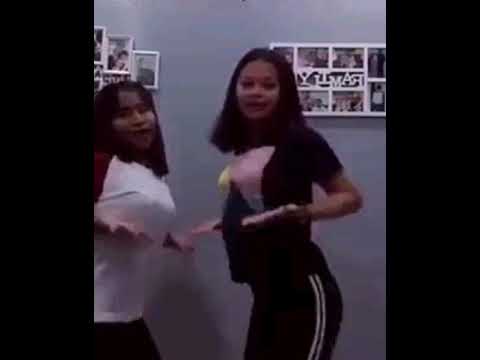 Kids jaman now.. Joget tiktok vers! abg