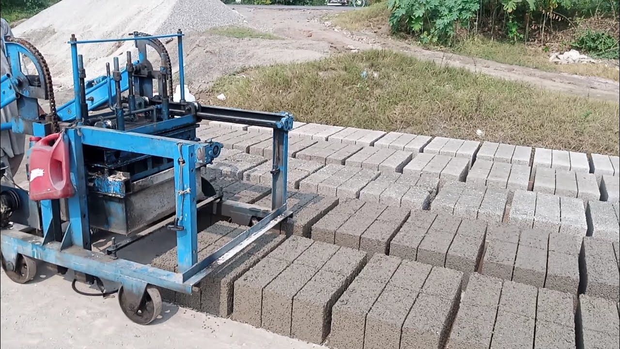 concrete block making machine #concreteblocks - YouTube