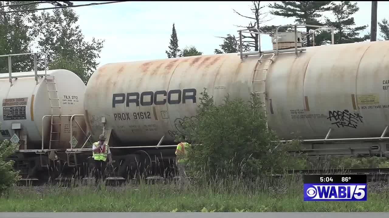 Firefighters, DEP, respond to off gassing railroad tank cars - YouTube