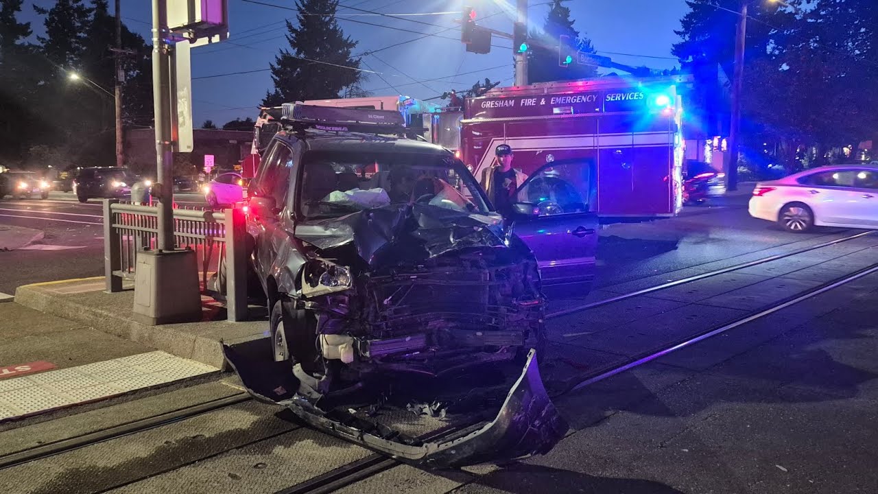SERIOUS CAR CRASH IN PORTLAND OREGON - YouTube