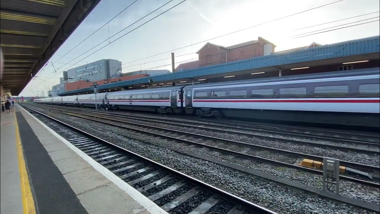LNER class 91 arriving at Doncaster - YouTube