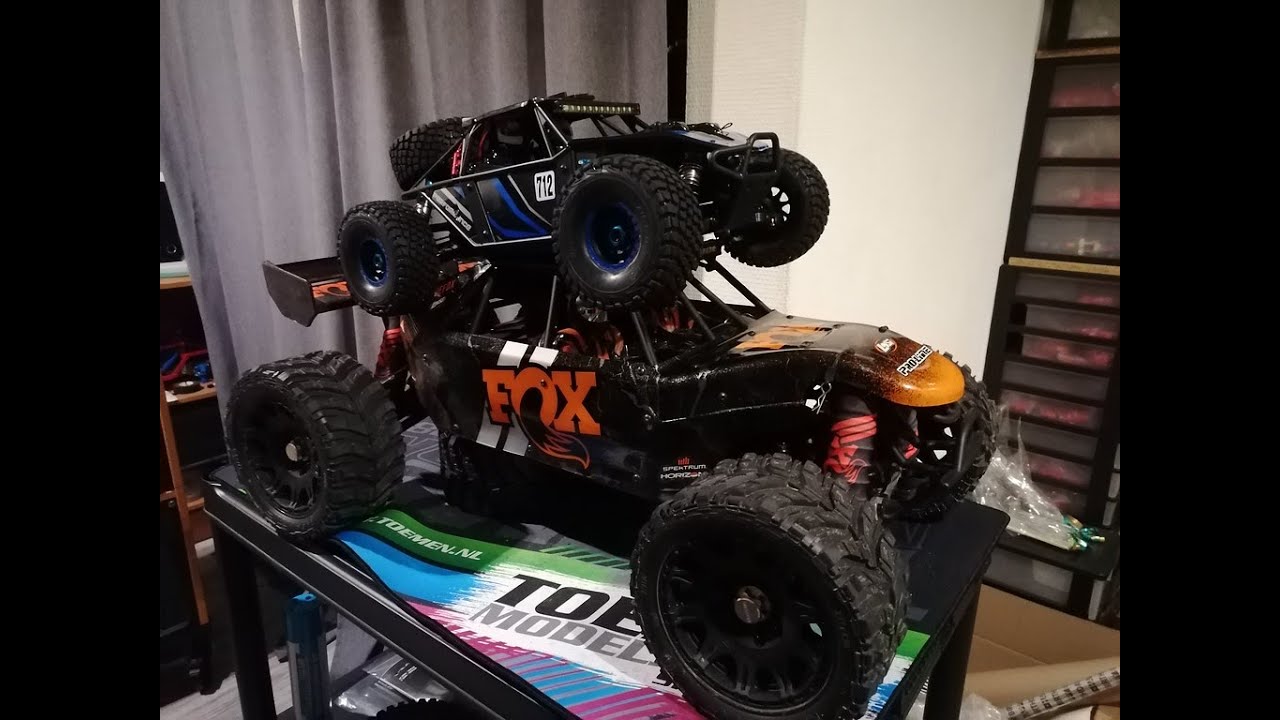 Losi DBXL E 2.0 vs FTX DR8 - YouTube