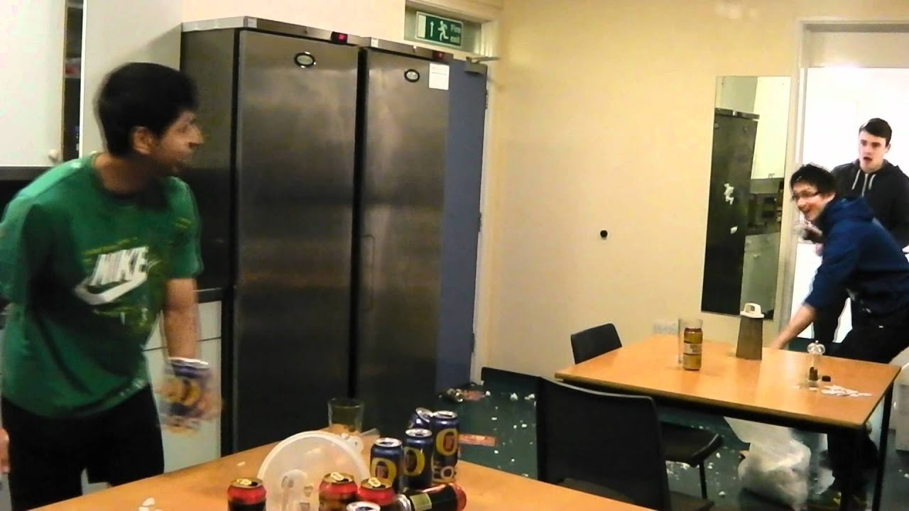 University of warwick Rootes: Snowy surprise - YouTube