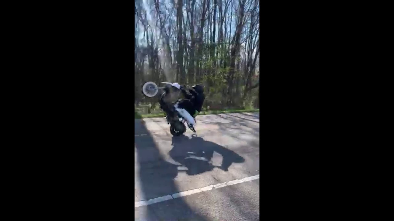 Scooter/Moped wheelies !!! - YouTube