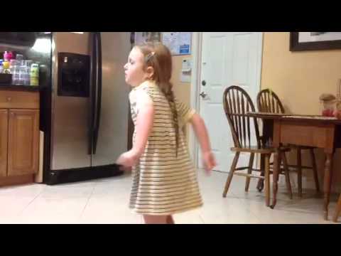 Ryleigh singing Call me maybe! - YouTube