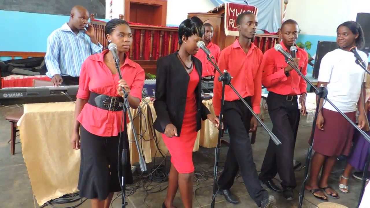 Voices Of Praise-Museve Mix @ Gutu High - YouTube